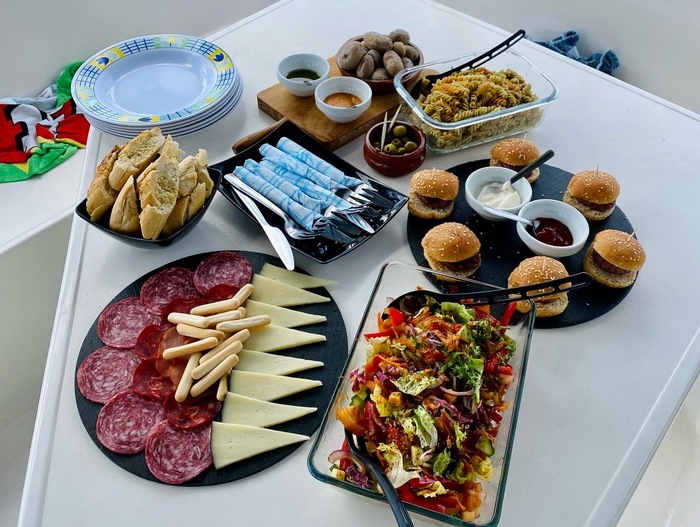 FOOD ON BOARD :: LanzaYachting - Boat trips & Private Yacht Charter